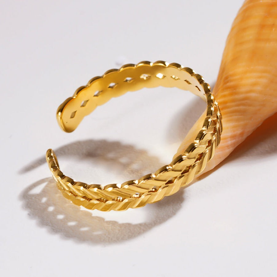 LUCAS: Double Stacked Herringbone Design Textured Ring